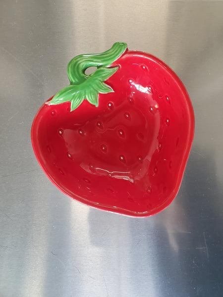 Strawberry Plate – NOMIA