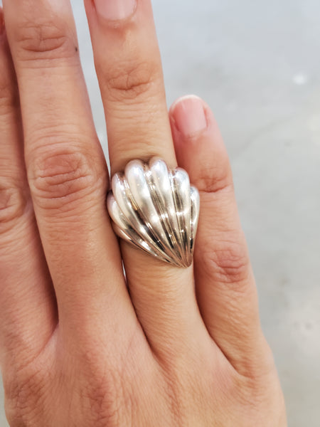 Shell Ridged Vintage Silver Ring – NOMIA